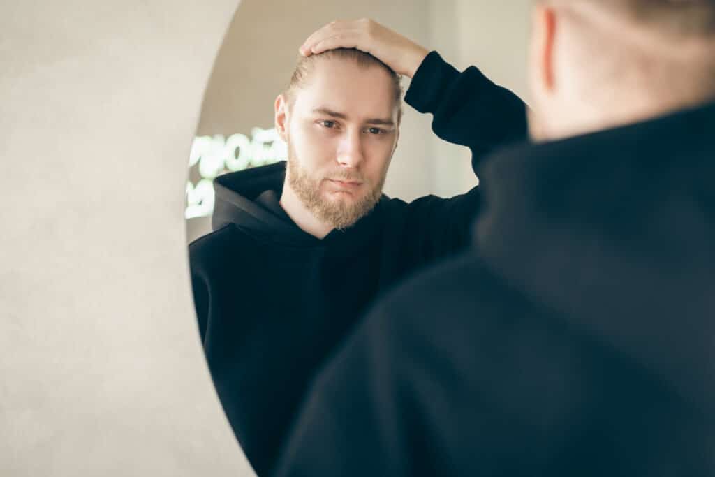 Les Premiers Signes D'un Début De Calvitie - Men's Shampoo
